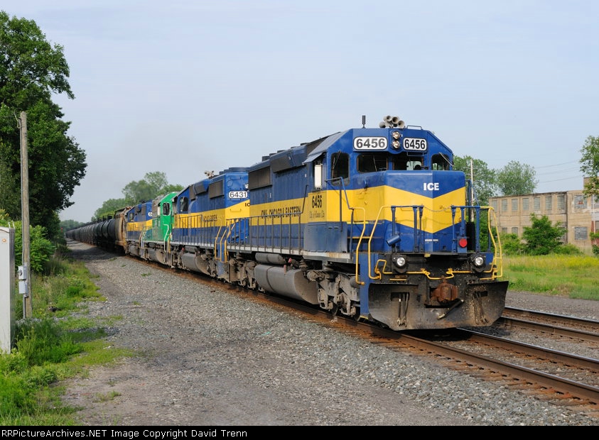 ICE 6456 leads Westbound CSX K695 at MP 115 on track number one